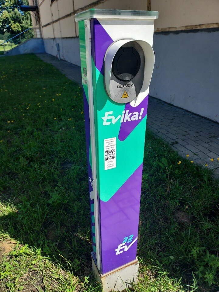 Elektrikli oto şarj istasyonları Электрозаправочная станция Evika, Minsk, foto