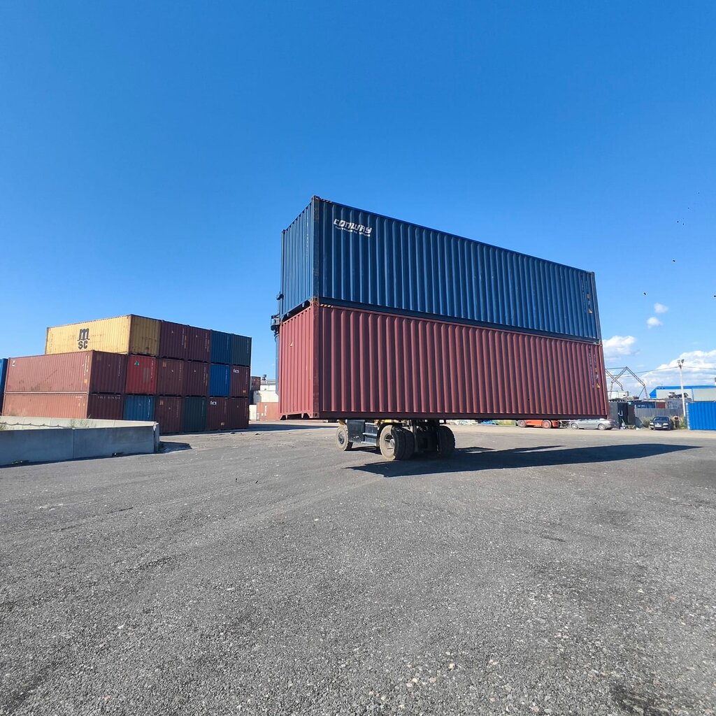 Konteynerler Container terminal Union, Saint‑Petersburg, foto