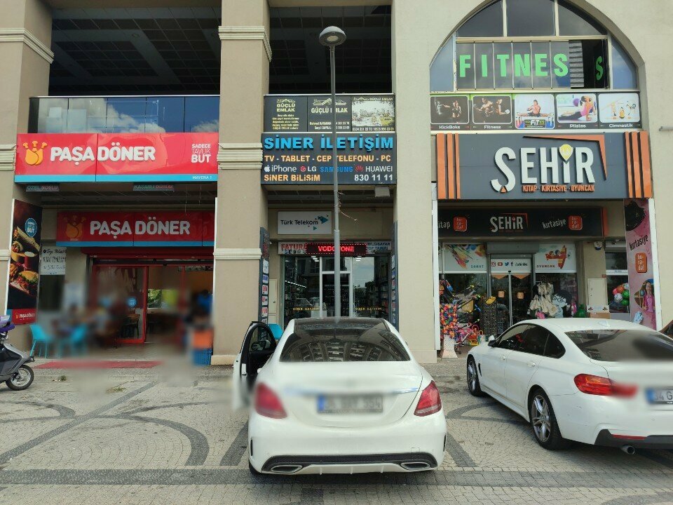 Cep telefonu aksesuarları Siner İletişim, İstanbul, foto