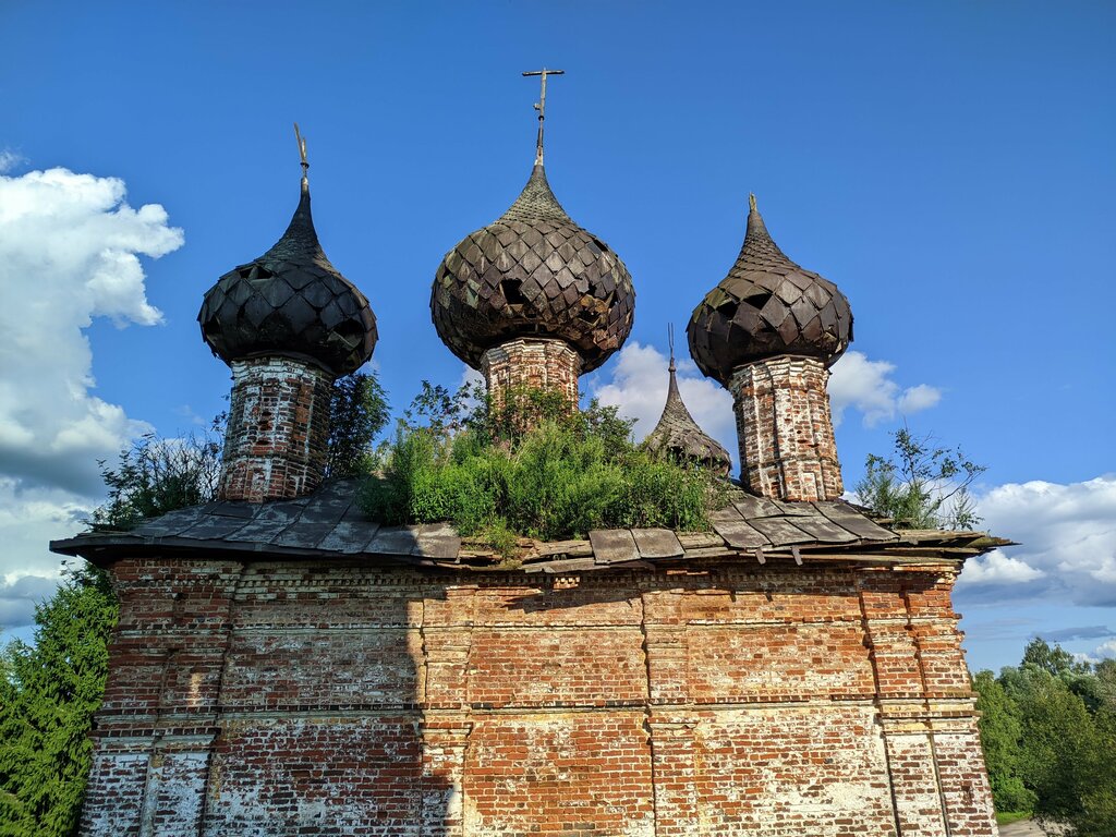 Unutulmaz olayların yeri Церковь Николая Чудотворца, Yaroslavskaya oblastı, foto