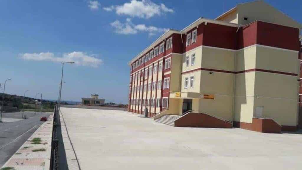 Lise Gürpınar İsmail Lütfi Çakan Anadolu İmam Hatip Lisesi, İstanbul, foto