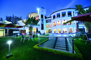 The Manor Hotel (Kigali), otel  Kigali'den