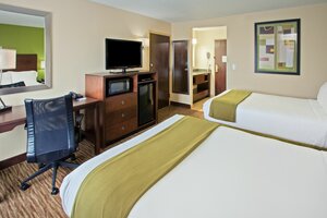 Holiday Inn Express Bowling Green (Kentucky, Warren County, Bowling Green), otel  Bowling Green'den