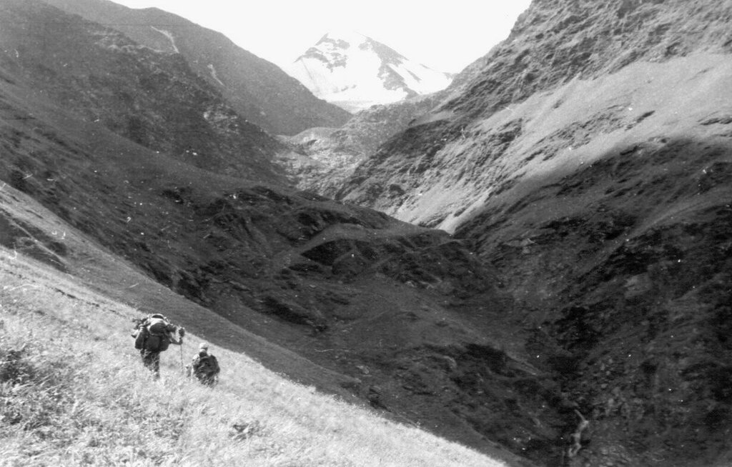 Dağ zirvesi Гора Комито 4261 м, Çeçen Cumhuriyeti, foto