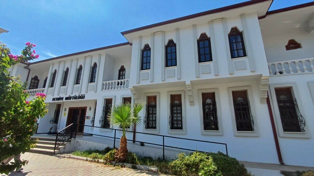 Belediyeler, devlet daireleri Fethiye İlçe Mütfülüğü, Fethiye, foto