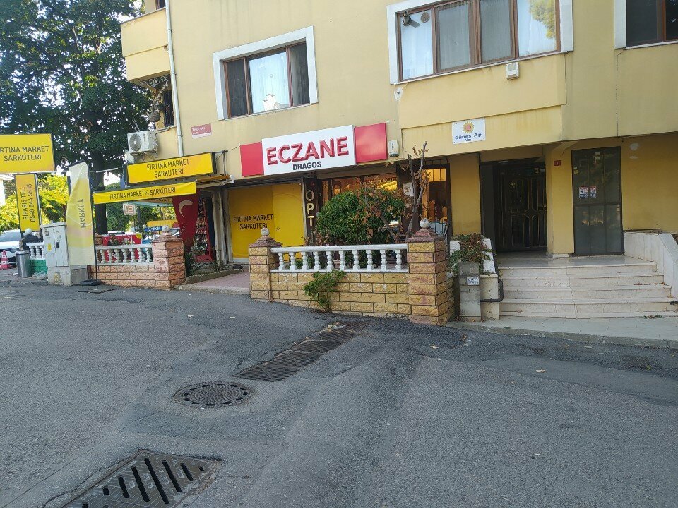 Eczaneler Dragos Eczanesi, İstanbul, foto