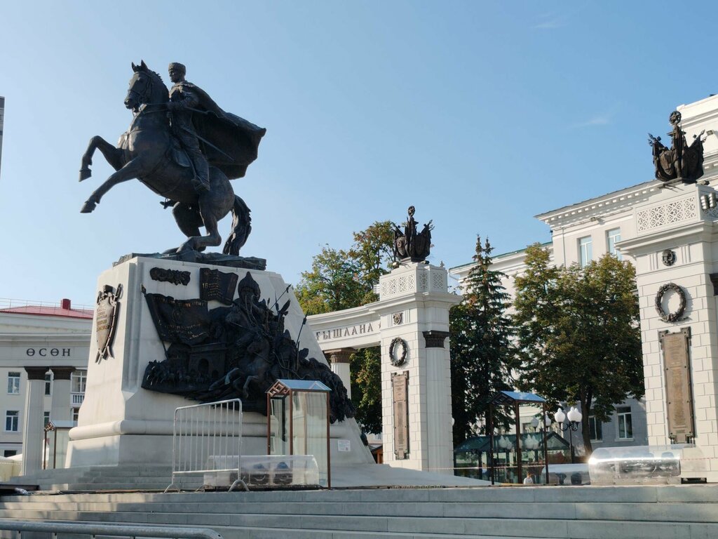 Anıt, heykel Mingali Mingazoğlu Şaymuratov Anıtı, Ufa, foto