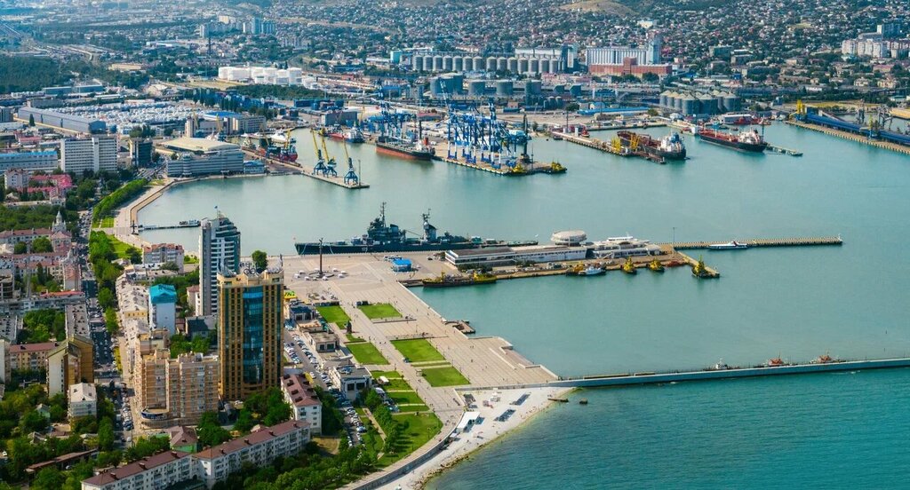 Konteyner nakliyatı Port Service, Novorossiysk, foto
