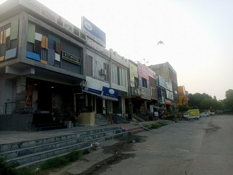 Emlak ofisi Khyber Estate, Islamabad, foto