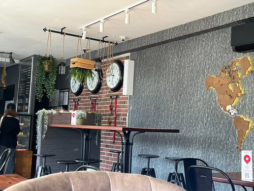 Kahve dükkanları Rocket Coffee, Lesosibirsk, foto