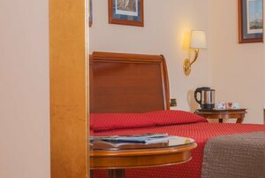 Le Cheminee Business Hotel Napoli (Via Stadera No:91, Naples), otel  Napoli'den