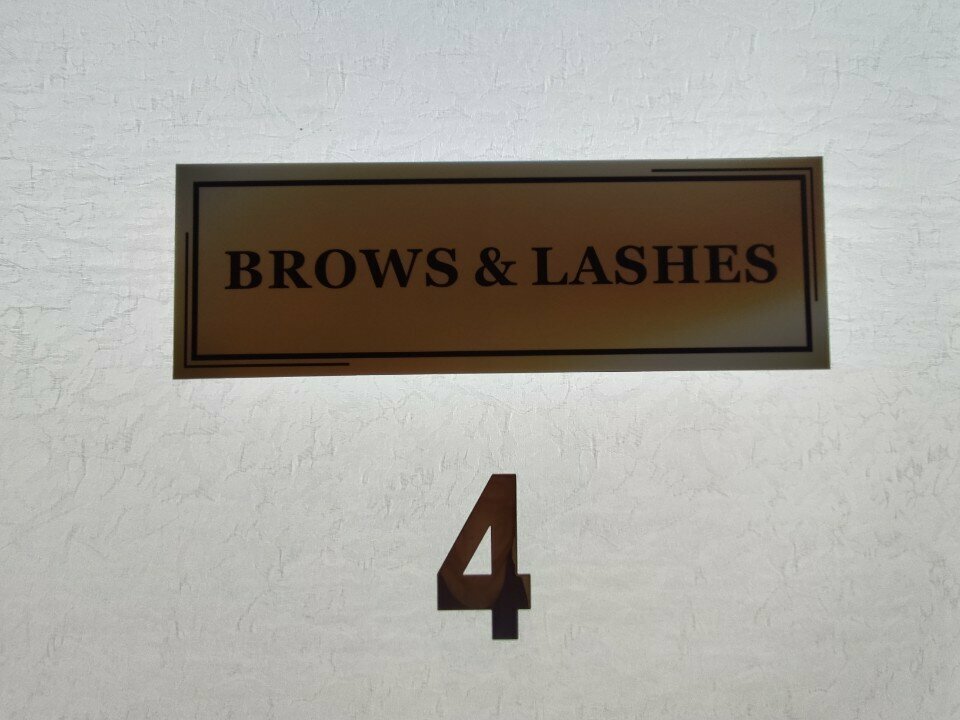 Kaş ve kirpik salonu Brows&lashes, Engels, foto