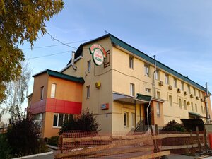 Orange Club (Oktyabrskaya Street No:5), otel  Zareçny'den