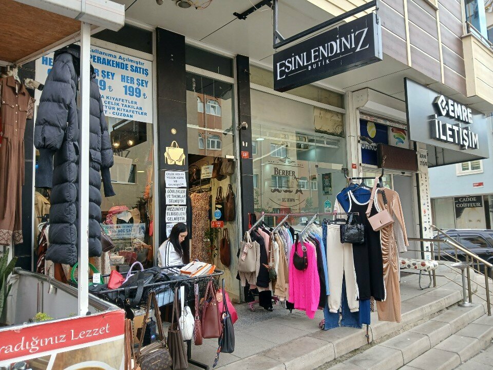 Giyim mağazası Esinlendiniz Butik, İstanbul, foto