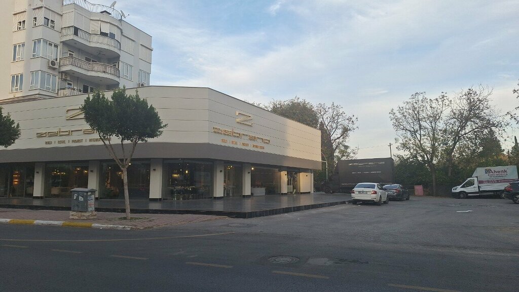 Otomobil satış galerileri Hdr Otomotiv, Antalya, foto