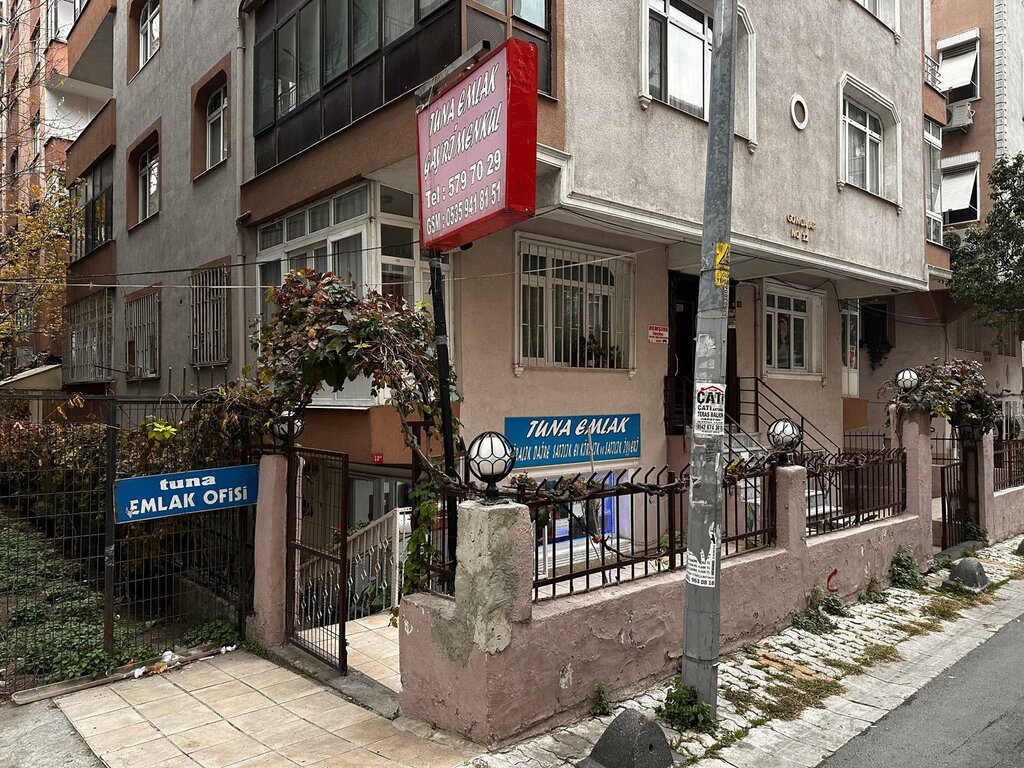 Emlak ofisi Tuna Emlak, İstanbul, foto