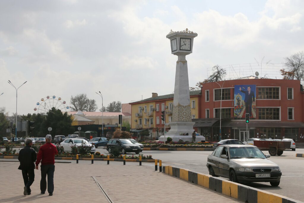 Dekorasyon ve süsleme, onur panosu Saat, Kurgan‑Tübe, foto