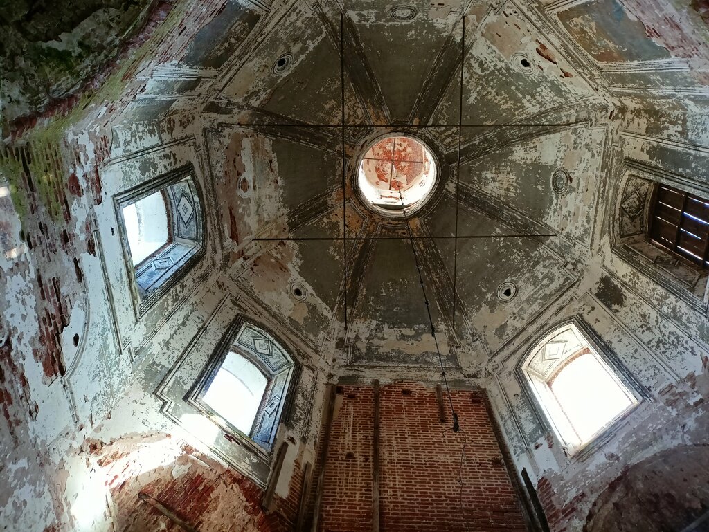 Ortodoks kiliseleri Church of the Life-Giving Trinity, Yaroslavskaya oblastı, foto