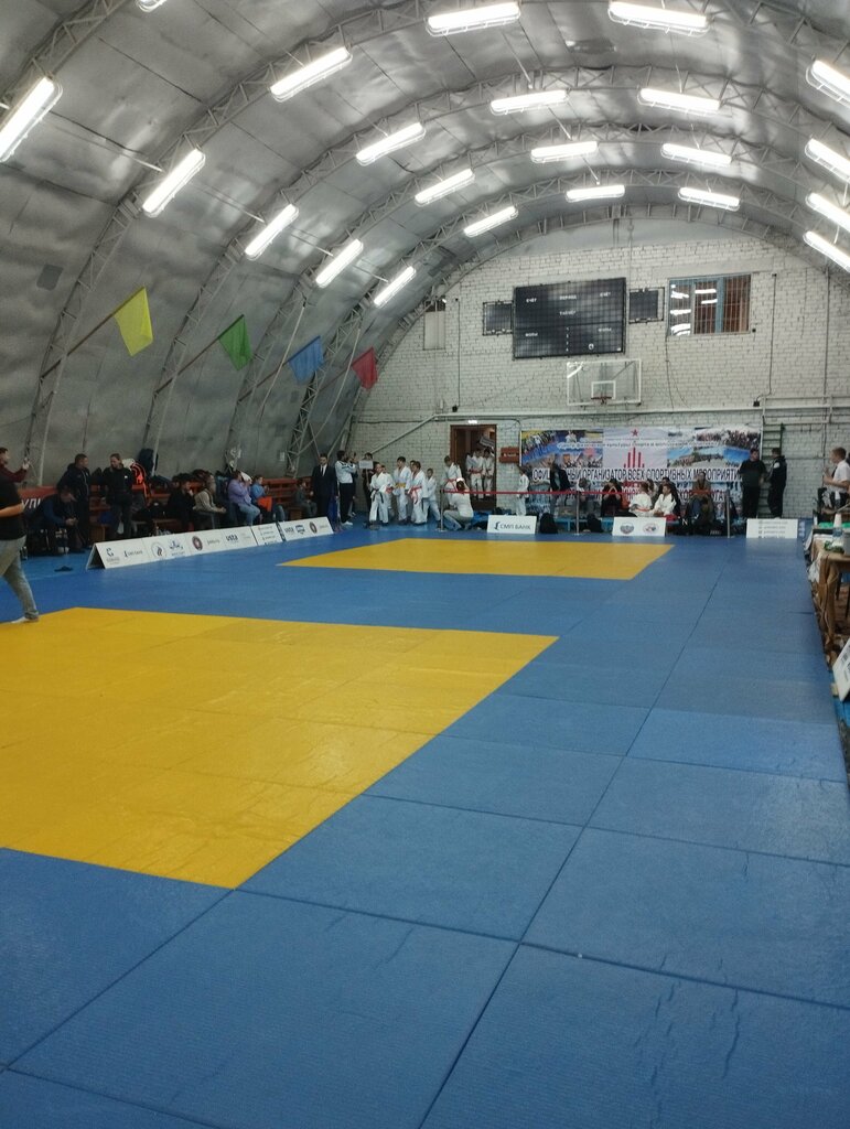 Çok amaçlı spor tesisleri Юность, Sverdlovskaya oblastı, foto