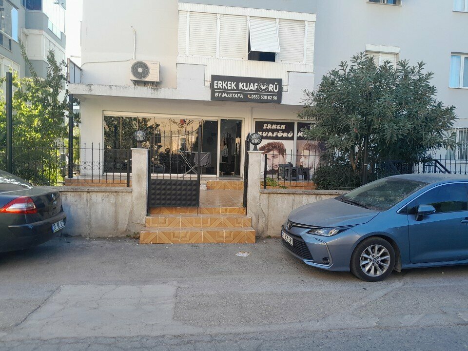 Kuaförler By Mustafa Erkek Kuaförü, İzmir, foto