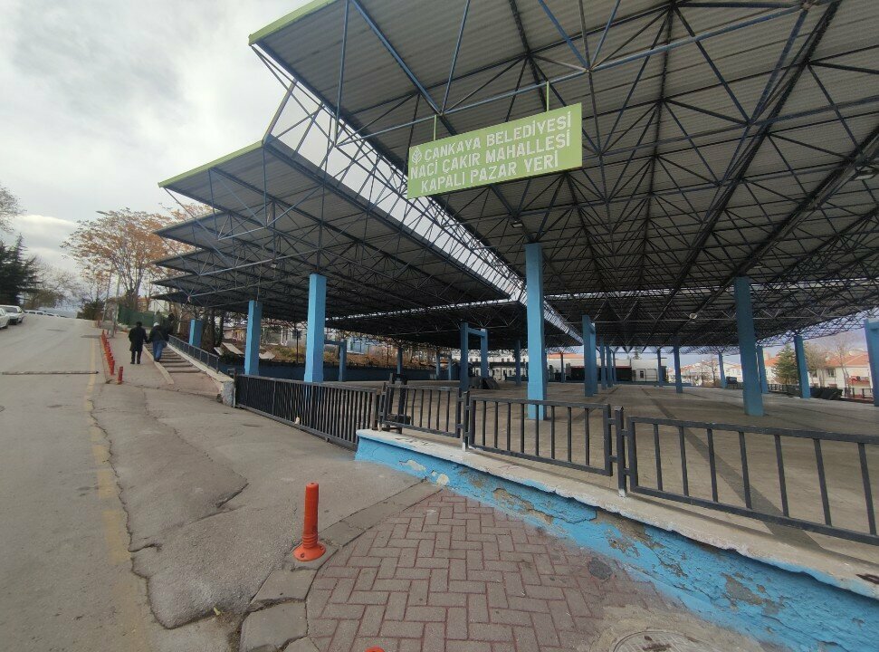 Gıda pazarı Naci Çakır Mahallesi Kapalı Pazar Yeri, Ankara, foto