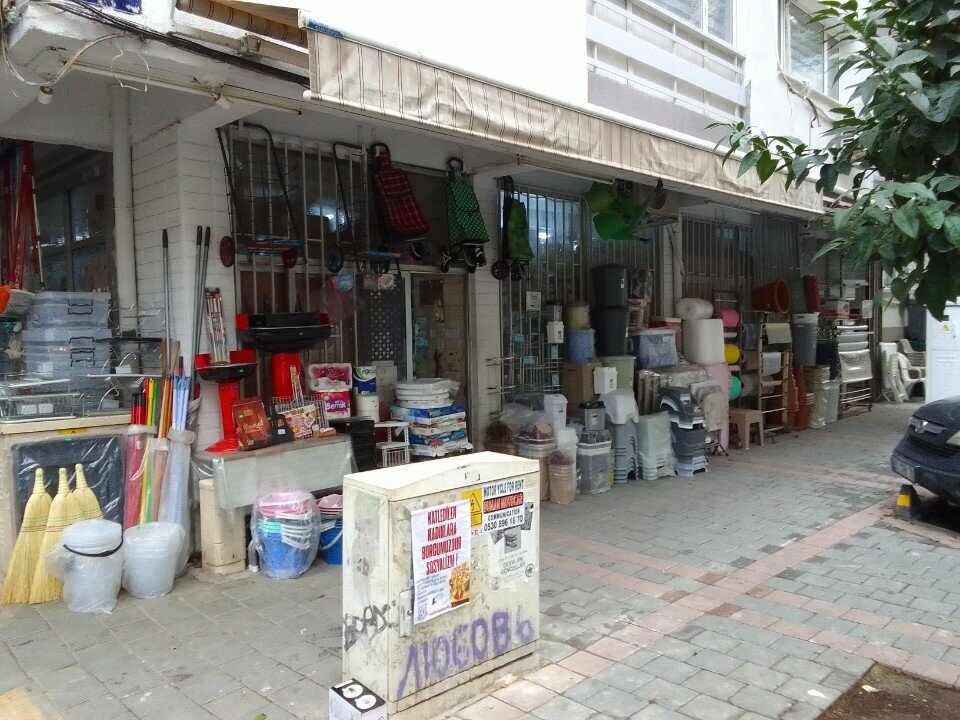 Züccaciye mağazaları Nur Kristal Züccaciye, İzmir, foto