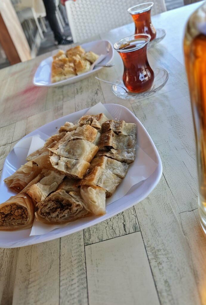 Restoran Sarıyer Börekçisi akçay, Edremit, foto