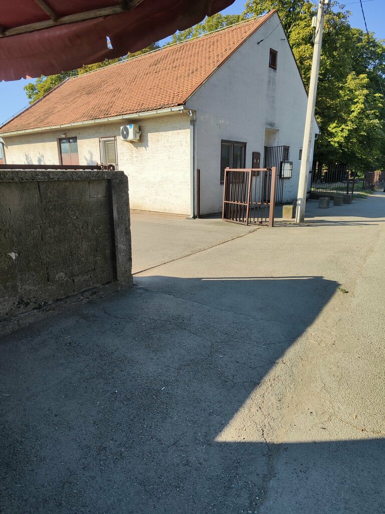 Mezarlıklar Батајничко гробље, Belgrad, foto