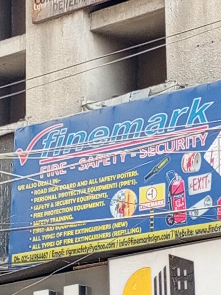 Giyim mağazası Finemark, Karaçi, foto