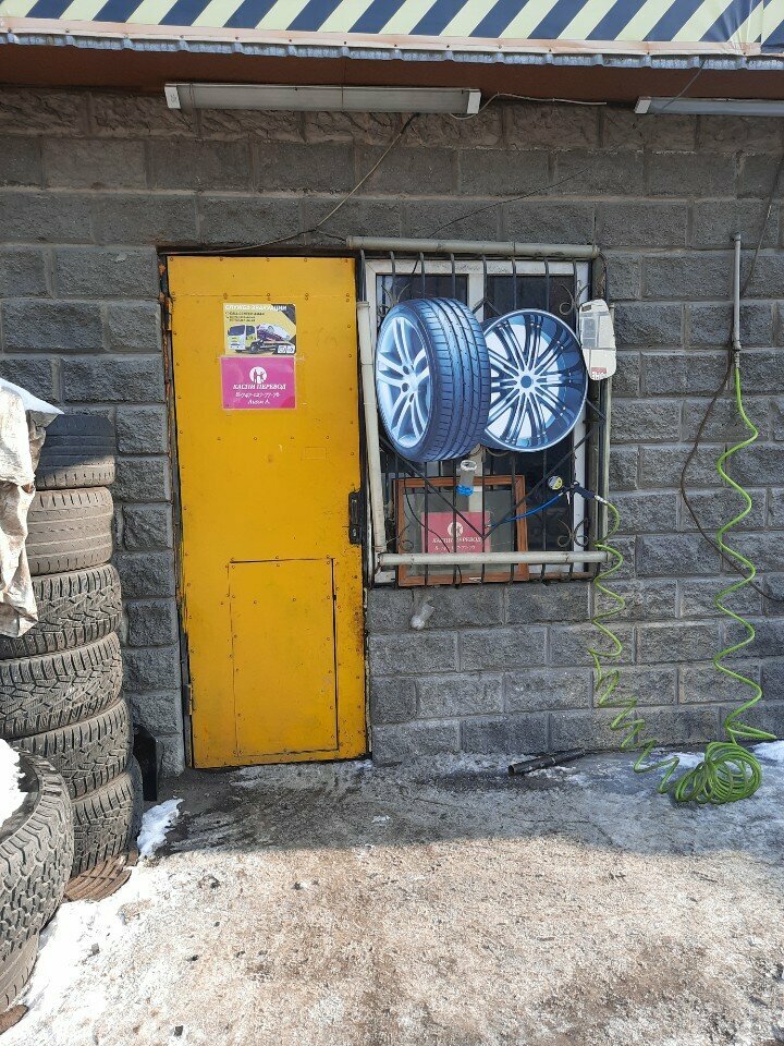 Oto lastik tamiri At Uncle Misha's, Almatı, foto