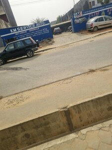 Km Service Auto (Abidjan, Cocody, Quartier de la Djorobité I), otomobil servisi  Abican'dan