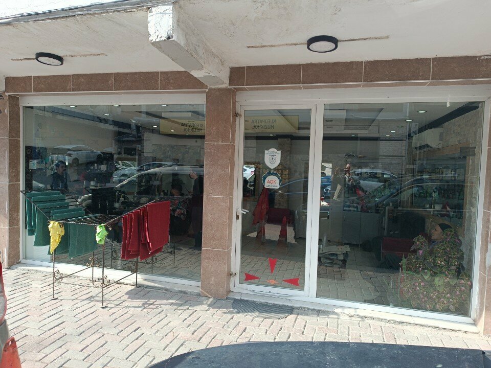 Kuaförler Zirve Erkek Kuaförü, İzmir, foto