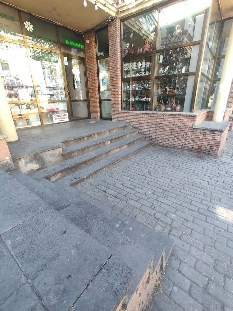 Alkollü içecekler Old Cellar, Tiflis, foto