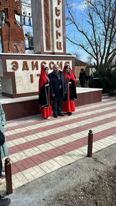 Хачкар в память отцов-основателей села (Stavropol Territory, Kurskiy munitsipalny okrug, selo Edissiya), anıt, heykel  Stavropolski krayından
