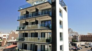 Jimmy's Suites (29 Ermou, Larnaca,  Cyprus 6023), otel  Larnaka'dan