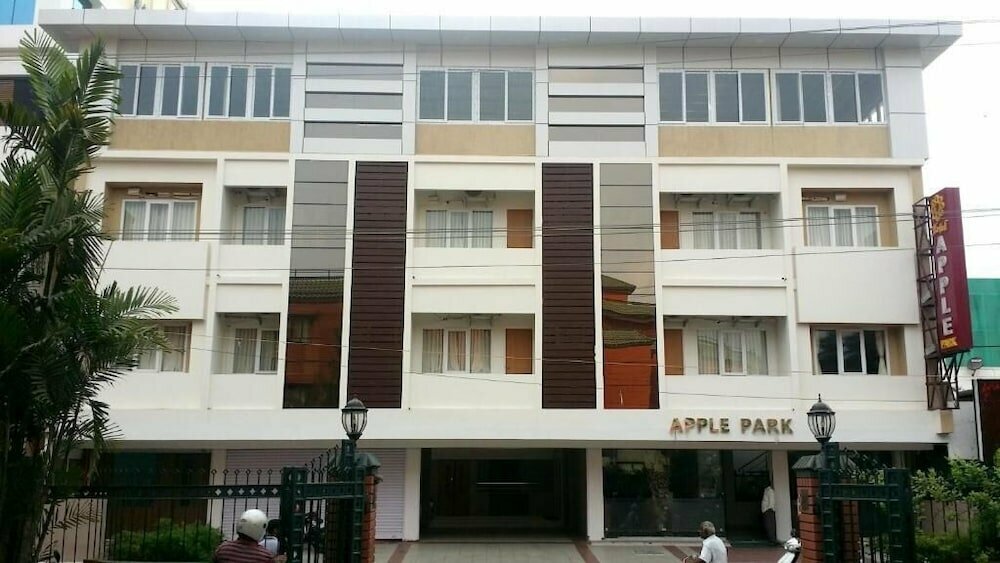 Otel Hotel Apple Park, Koyamutthur, foto