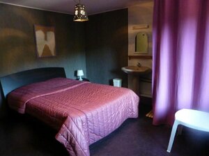 Hotel Restaurant L'Angelus (Nouvelle-Aquitaine, Vienne, Arrondissement de Poitiers, Marnay, Rue du Bas Medelle), otel