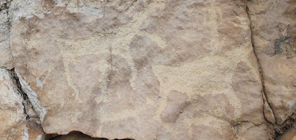 Turistik yerler Древние рисунки в долине реки Анга, İrkutskaya oblastı, foto