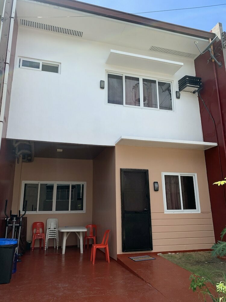 Otel Mactan transient house with daily van, , foto