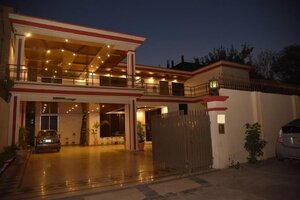 New Al Fateh Hotel Lahore (Maulana Shaukat Ali Road No:141, Faisal Town), otel  Lahor'dan