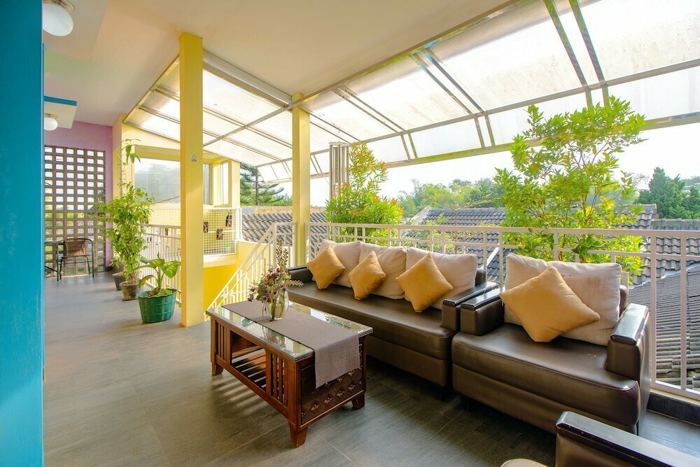 Otel Oyo 1355 Griya Wismono Homestay, Dünya, foto