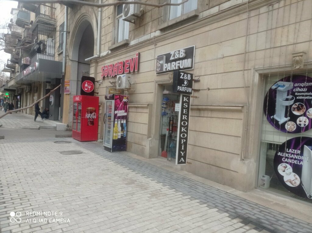 Kozmetik ve parfümeri mağazaları Z & b paarfum, Bakü, foto