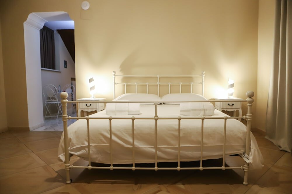 Kısa süreli konaklama Piazza Dante Suites in Naples, Napoli, foto