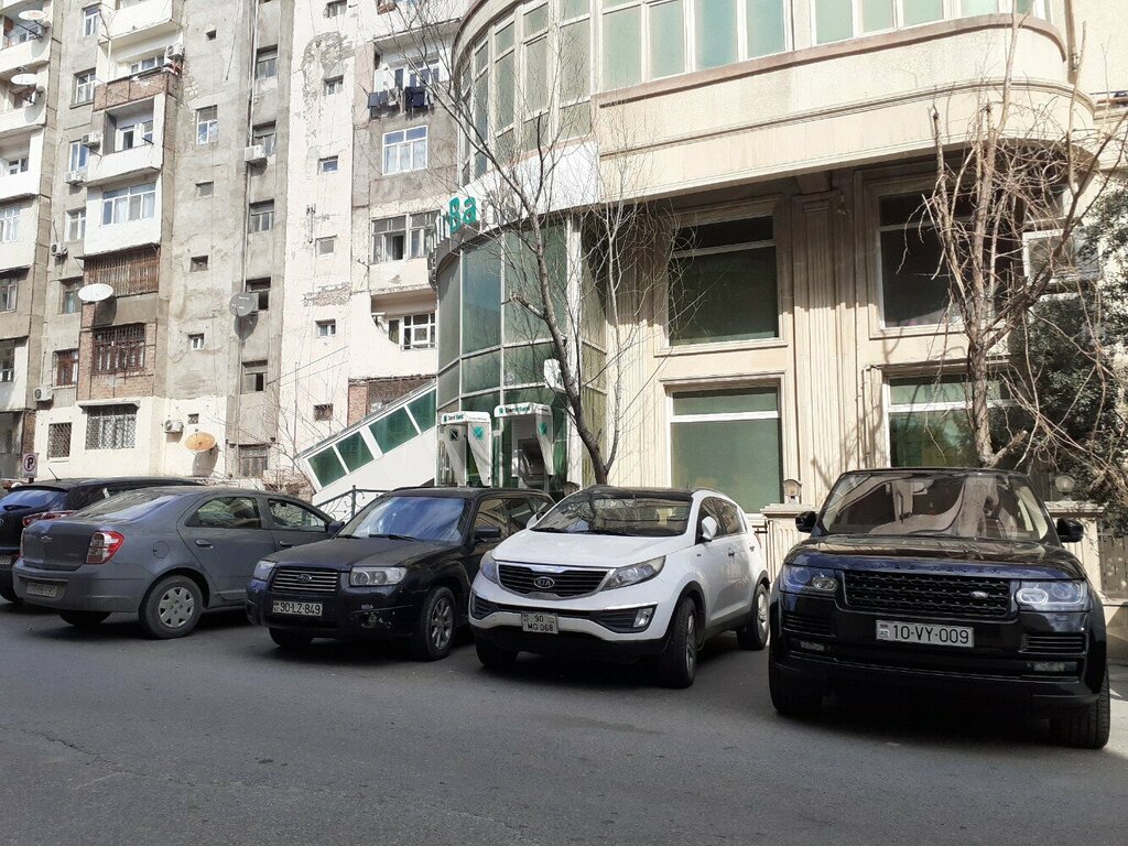 Banka DəmirBank, Bakü, foto