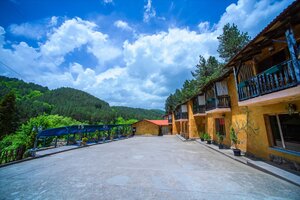 Haghartsin Hotel and Restaurant (Kamo Street No:21, Dilijan), otel  Dilican'dan