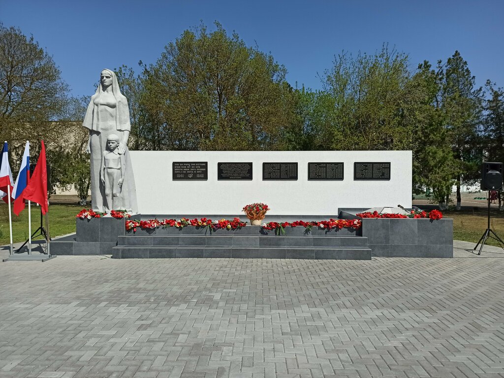 Anıt, heykel Односельчанам, павшим в Великой Отечественной войне, Kırım Cumhuriyeti, foto