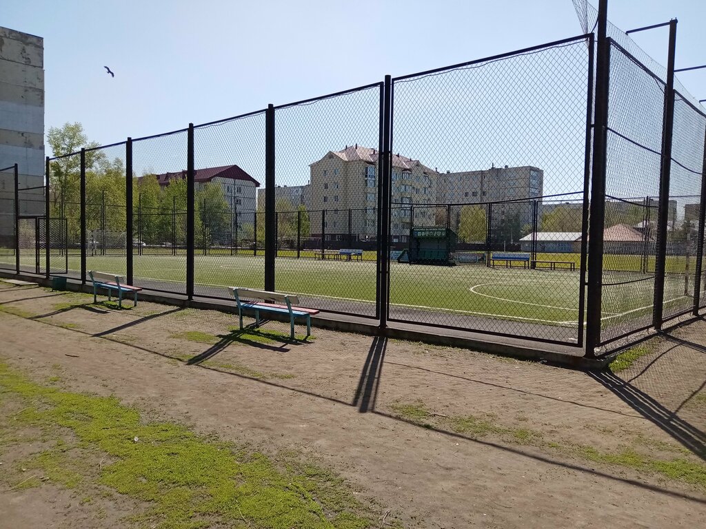 Spor alanı Футбольная площадка, Biysk, foto