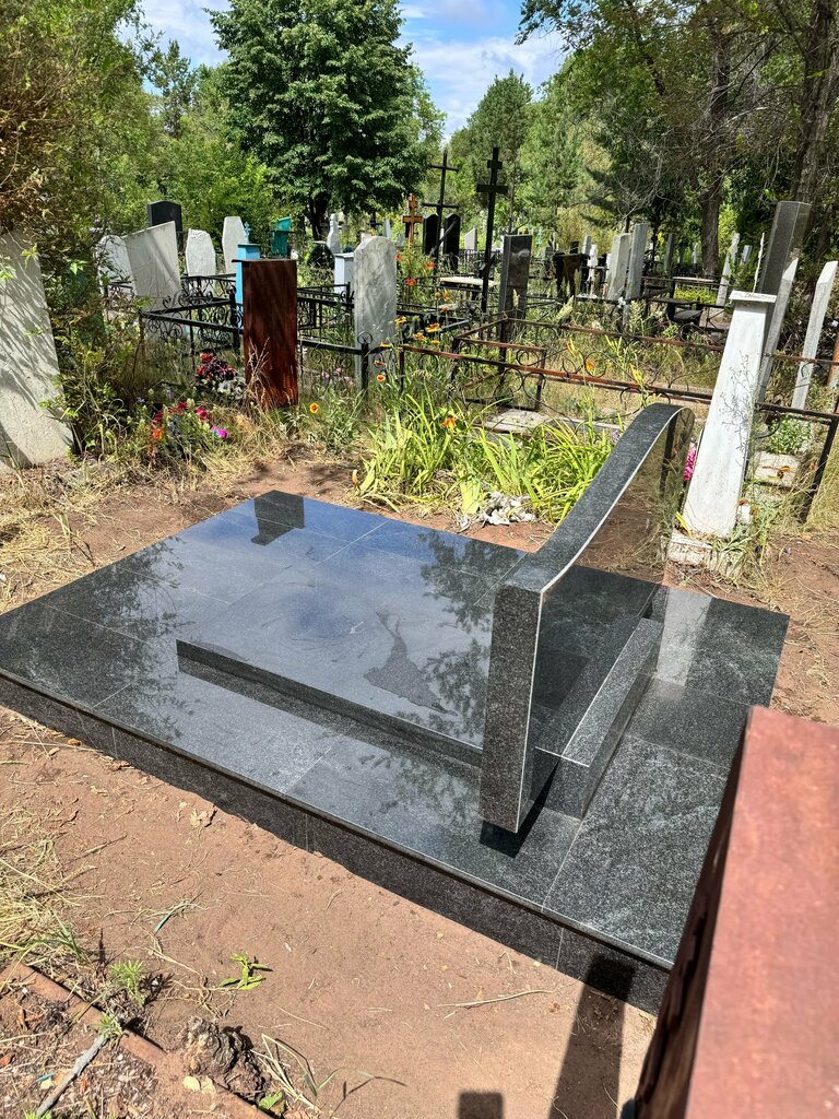 Heykel ve mezarlık taşı üreticileri Granit Master, Samara, foto