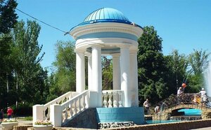Ротонда (Volgograd Region, Volzhsky, alleya Fontanov), turistik yerler  Voljski'den