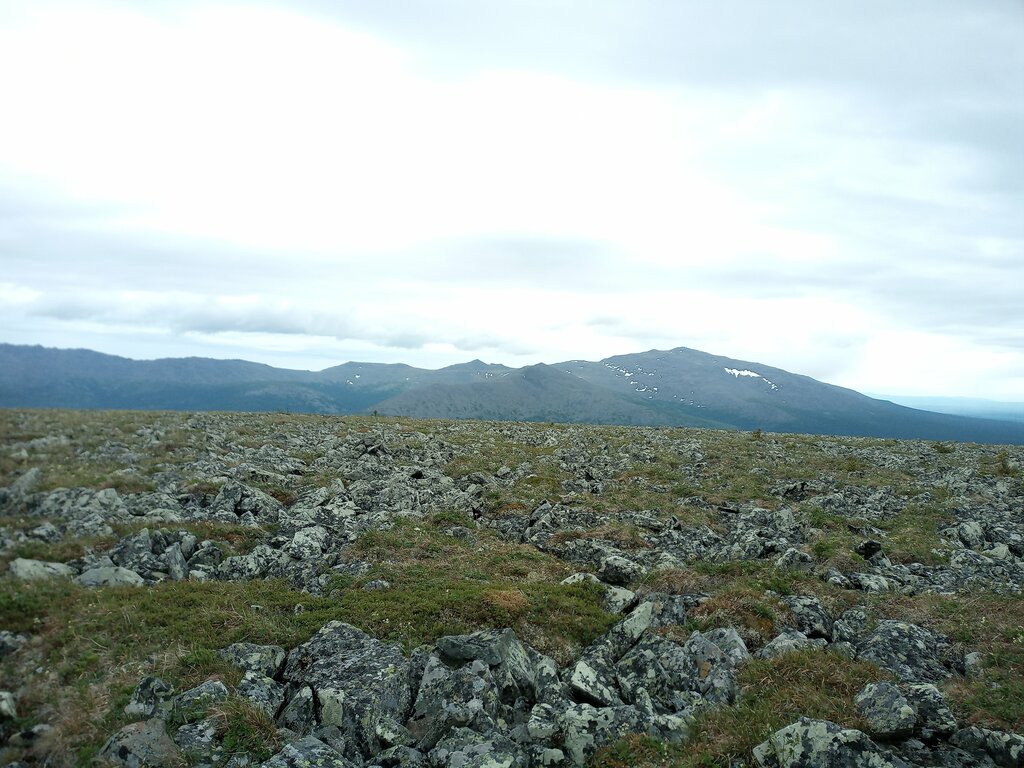 Dağ zirvesi Гора Буртым, Sverdlovskaya oblastı, foto